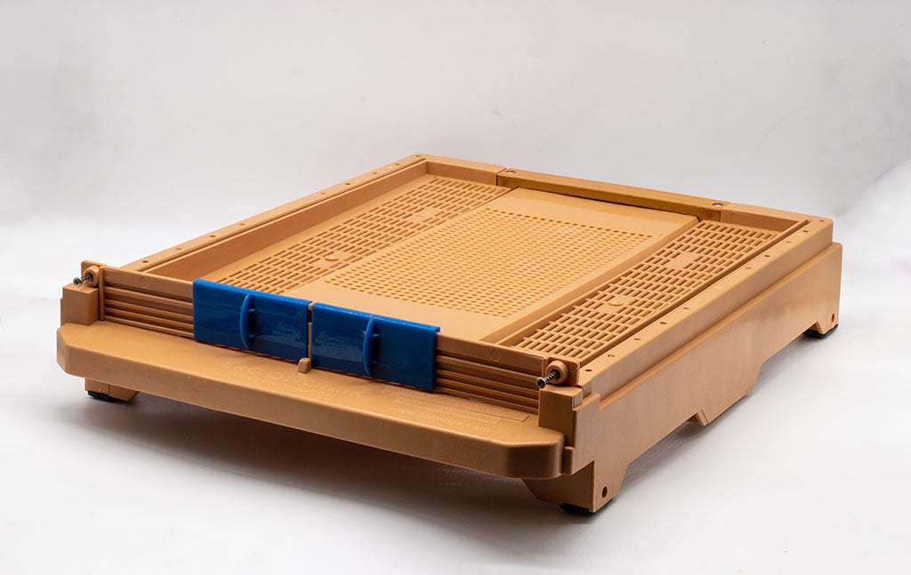 Bottom Board for Apimaye Ergo Hive – Apimaye-USA